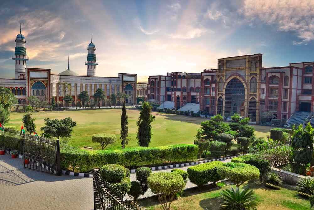 About Us | Islamimarkaz